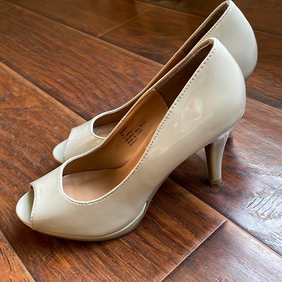 Kasper | Shoes | Kasper Ladies Neural Shoes | Poshmark